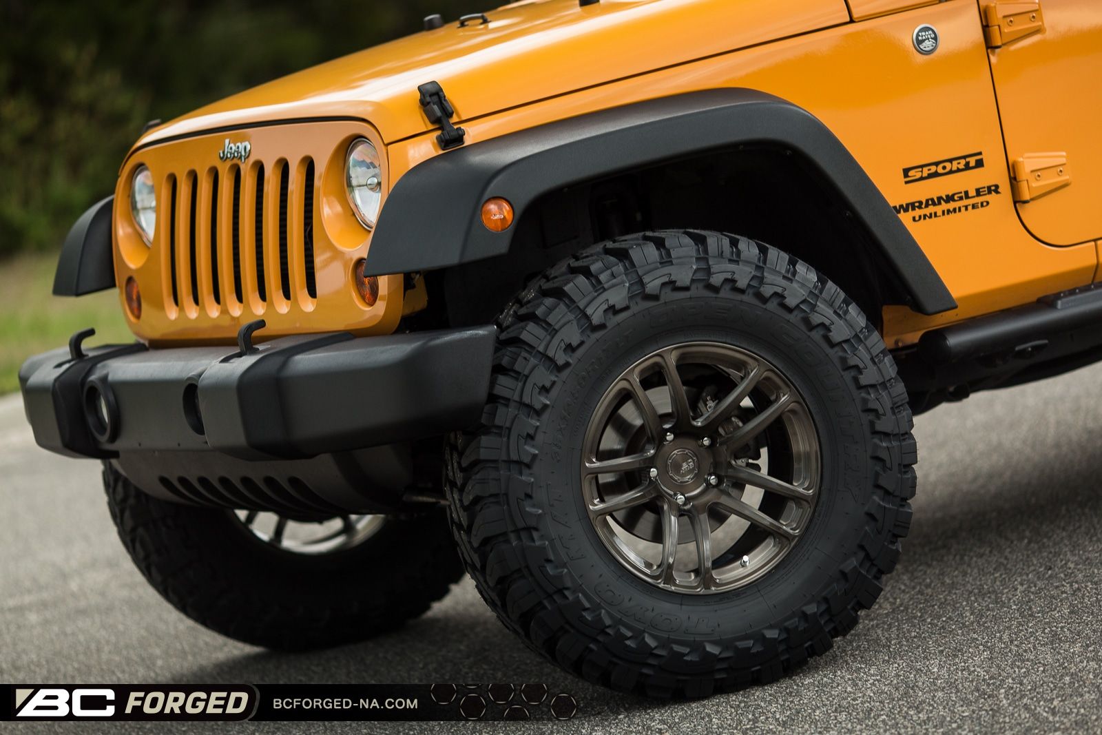 Кованые диски BC Forged RZ01 на Jeep Wrangler III (JK) — 11 фото