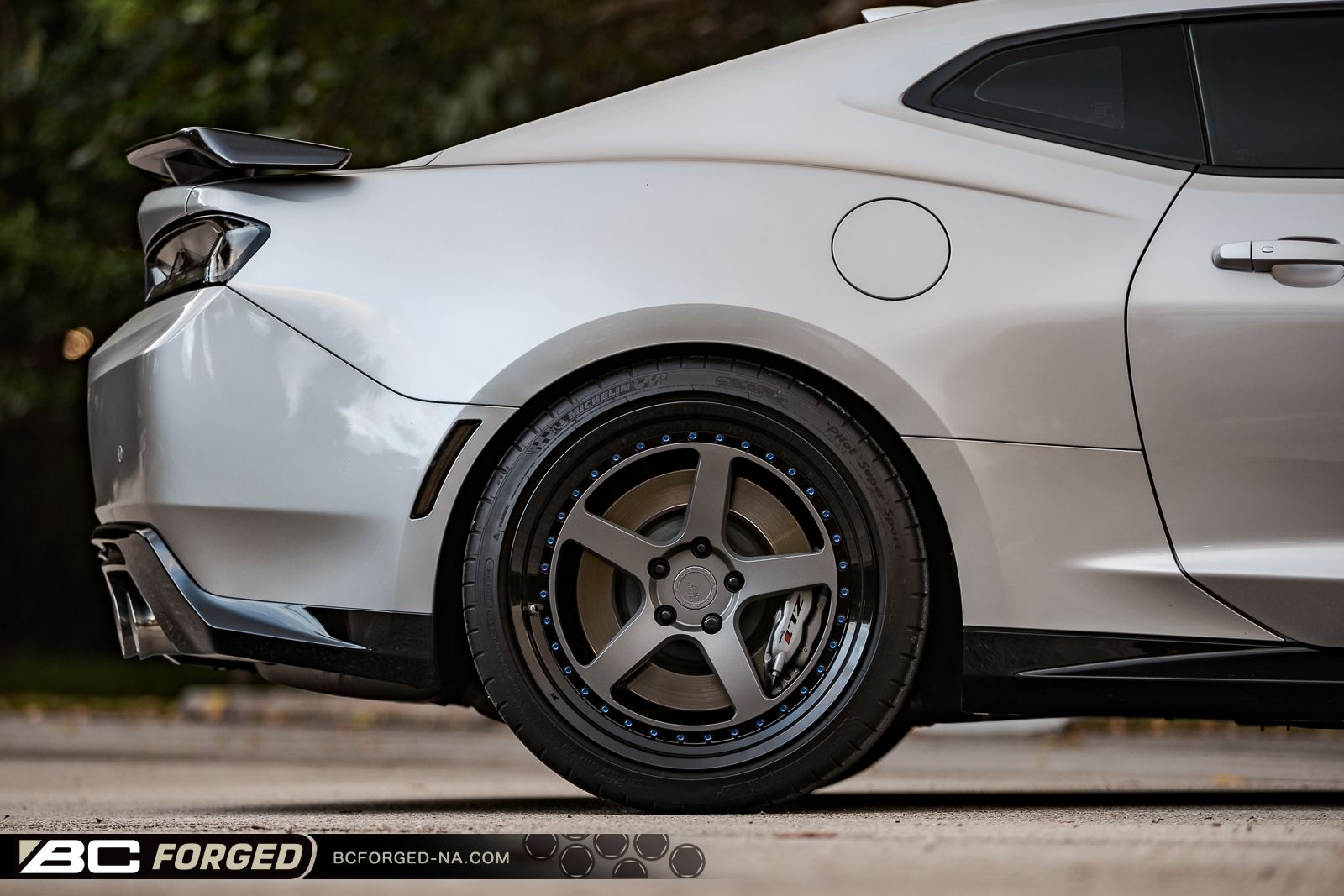 Кованые диски BC Forged LE05 // MLE05 на Chevrolet Camaro VI — 21 фото